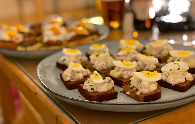 Tilltugg med Nubberöra och ägg på kavring - MatMalin.se