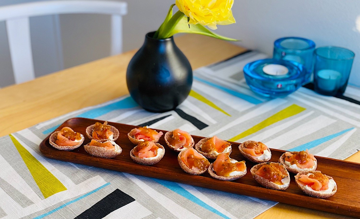 Enkla Drinktilltugg med lax och hjortron - MatMalin.se