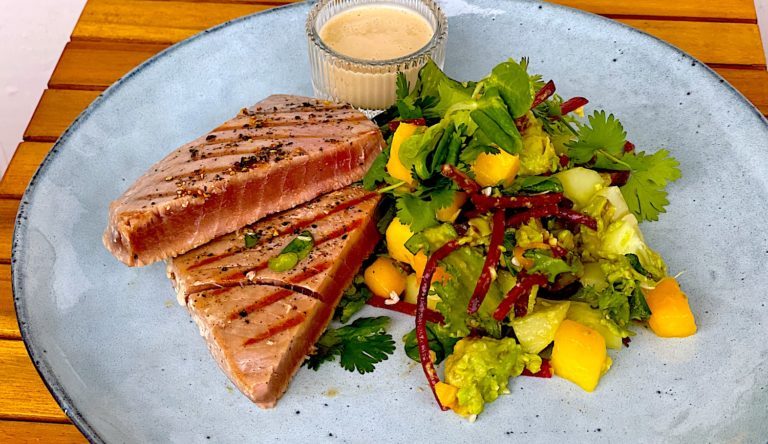 Recept på grillad tonfisk med mangosallad och japansk majonnäs ...